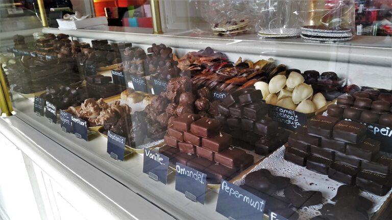 33 Best Amsterdam Chocolate Shops & Destinations