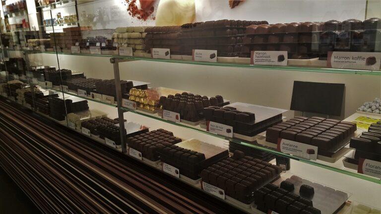 33 Best Amsterdam Chocolate Shops & Destinations