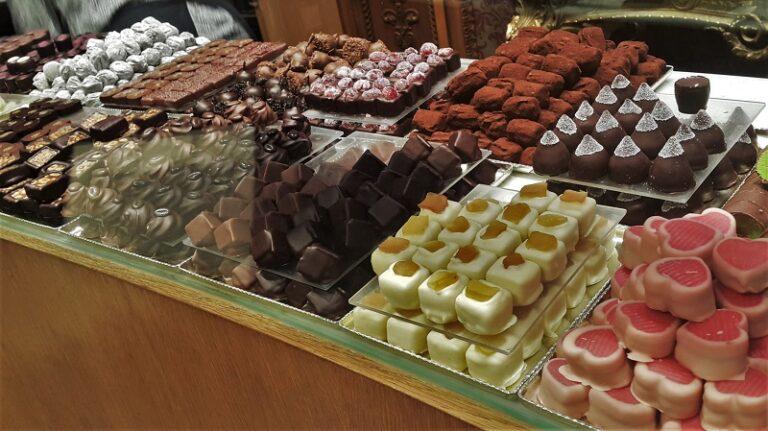 33 Best Amsterdam Chocolate Shops & Destinations