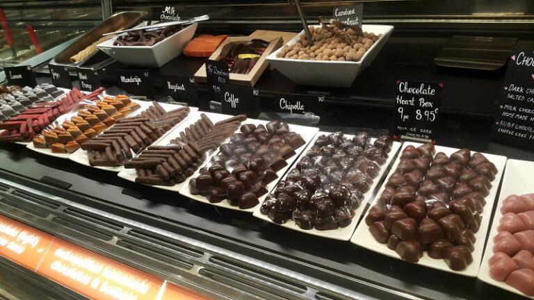 33 Best Amsterdam Chocolate Shops & Destinations