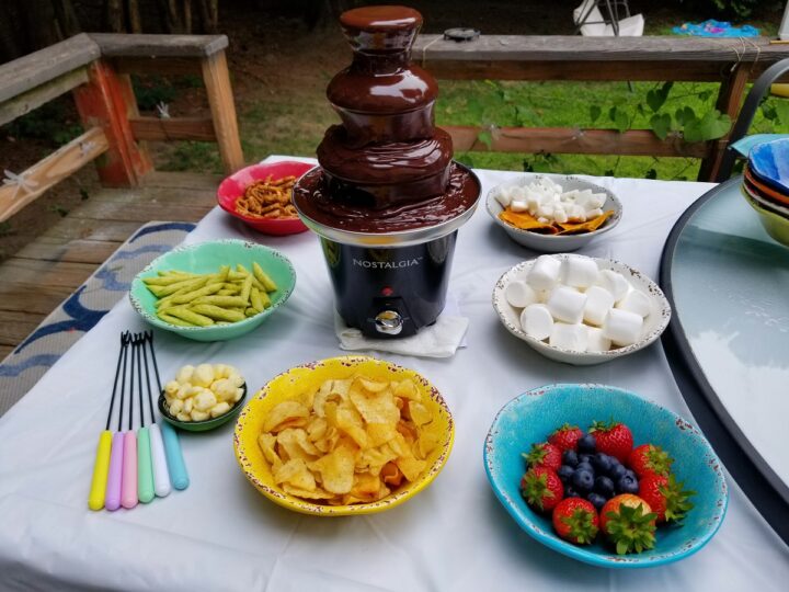 15 Chocolate Fountain Ideas (for Party, Wedding, Shower)