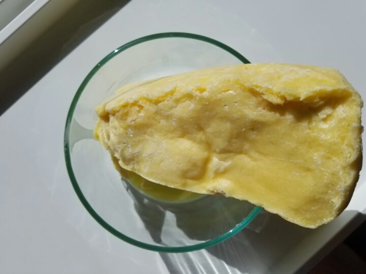 13 Best Cocoa Butter Substitutes (Divided By Use)