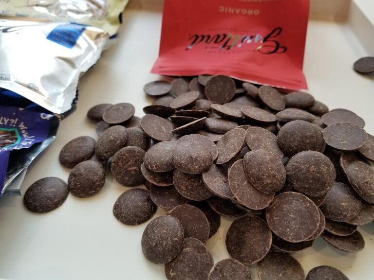 11 Best Chocolate Substitutes for Each Type (Plus 2 to Avoid!)