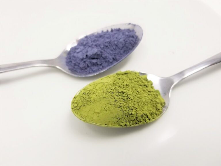 What is Blue Matcha Powder? (Butterfly Pea Flower + Recipes)
