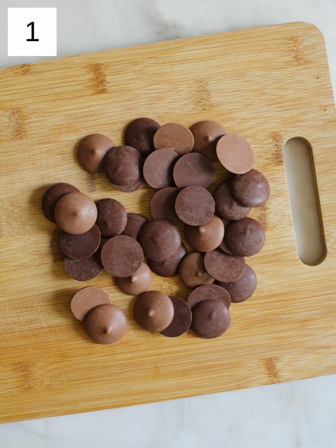 How to Make Chocolate Dipping Sauce (Recipe)