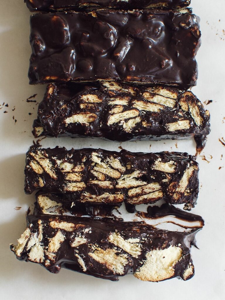 4-Ingredient Chocolate Lazy Cake (No-Bake)